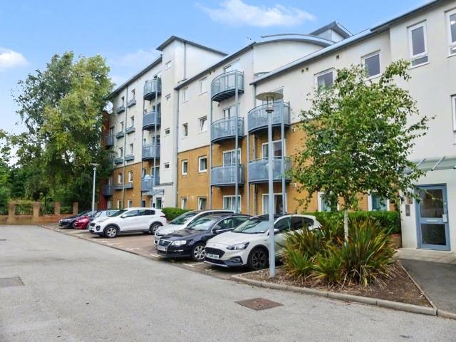 Coburn House, Three Bridges RH10, 1 bed flat to rent, £1,250 pcm | PrimeLocation