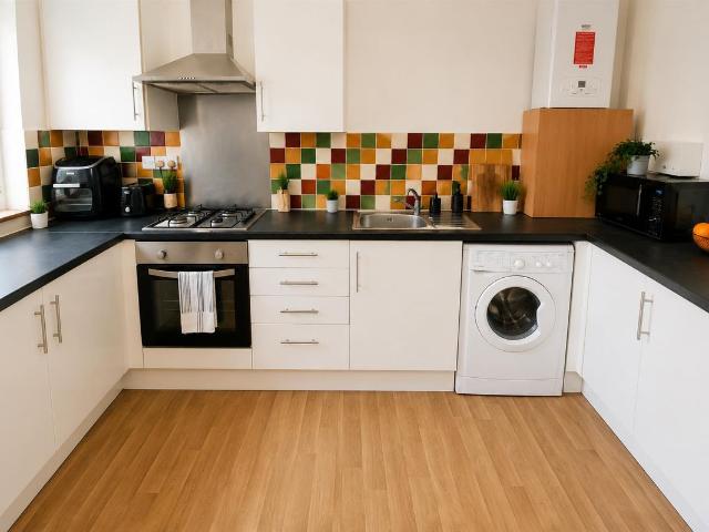 Coburn Street, Cathays, Cardiff CF24, 4 bed flat to rent, £2,160 pcm | PrimeLocation
