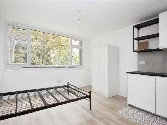 Coburg Crescent, London, SW2 3HU