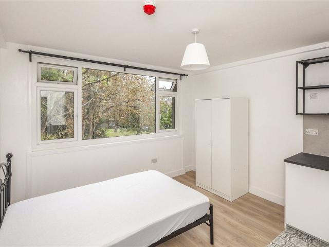 Coburg Crescent, London SW2, Room to rent, £1,090 pcm | PrimeLocation