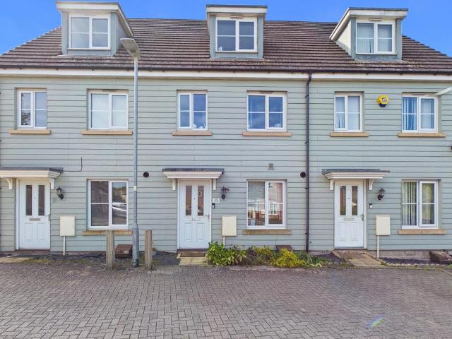 Cob Hill, Swindon SN5 3 bed terraced house to rent £1,550 pcm £358 pw