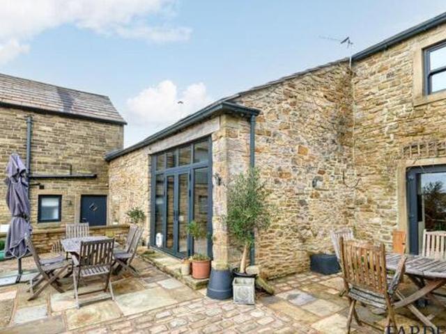 Cob Lane, Kelbrook, 5 Bedroom Barn