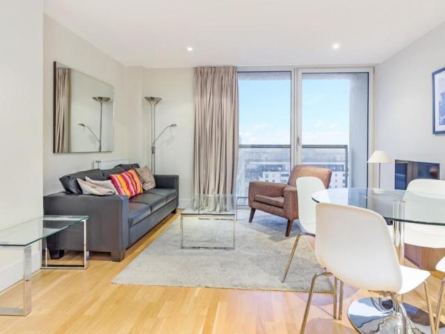 Cobalt Point, 38 Millharbour, Canary. 1 bed flat to rent £2,275 pcm £525 pw