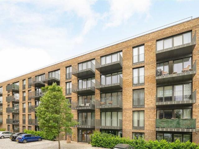 Cobalt Place, London SW11 1 bed flat to rent £2,300 pcm £531 pw