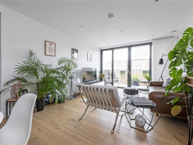 Cobalt Place, Parkham Street. 1 bed house to rent £2,400 pcm £554 pw