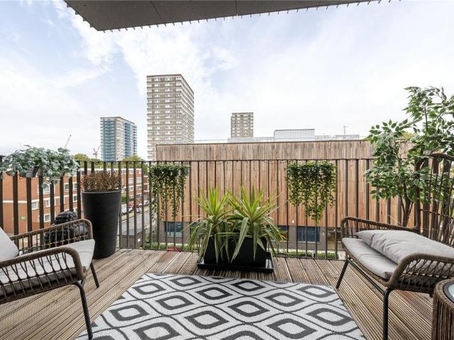 Cobalt Place, Parkham Street. 1 bed house to rent £2,400 pcm £554 pw