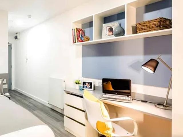 Coban Barber, Thurston Road, London, SE13 7GU, United Kingdom | 1 bed apartment for rent #154639831 | Rentberry