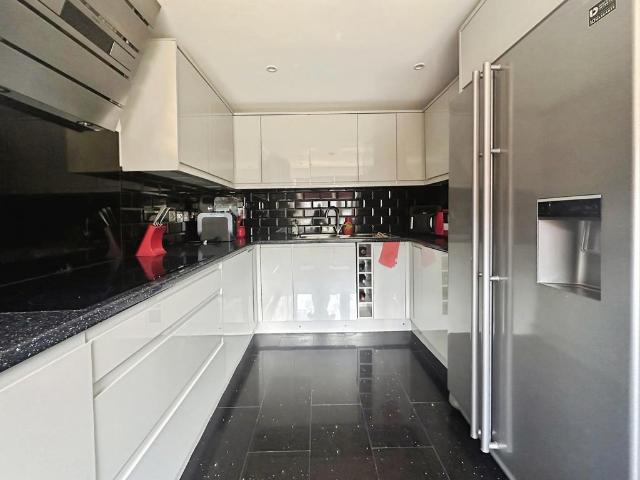 Cobbett Close, West Malling ME19 4 bed terraced house to rent £1,799 pcm £415 pw