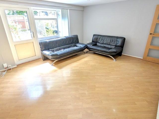 Cobbetts Close, Woking 3 bedrooms Property for lettings Seymours