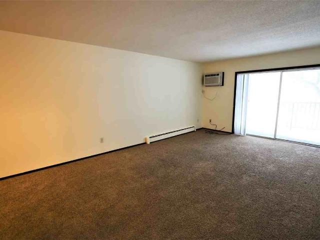 Cobblehill Apartments 1 Bedroom Apartment for Rent at 200 W 97th St, Bloomington, MN 55420