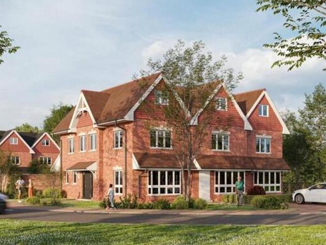 Cobblers Close, Farnham Royal, 4 Bedroom Semi detached