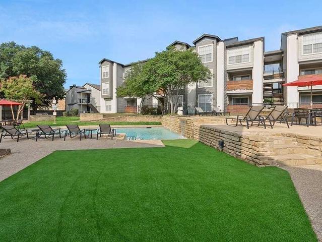 Cobblestone 2 Bedroom Apartment for Rent at 1615 Stoneleigh Ct, Arlington, TX 76011