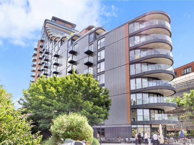 Cobblestone Square, Wapping E1W, 1 bed flat to rent, £2,750 pcm | PrimeLocation