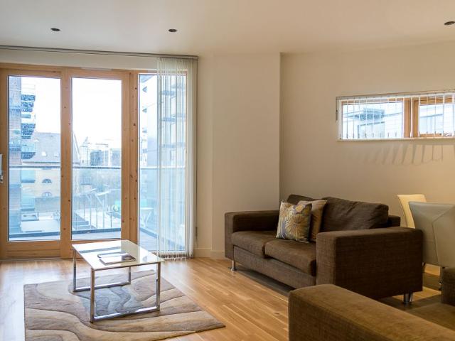 Cobblestone Square, Wapping Lane E1W, 1 bed flat to rent, £2,300 pcm | PrimeLocation