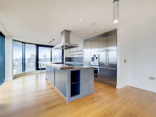 Cobblestone Square, Wapping, London E1W, 3 bed flat to rent, £8,667 pcm | PrimeLocation