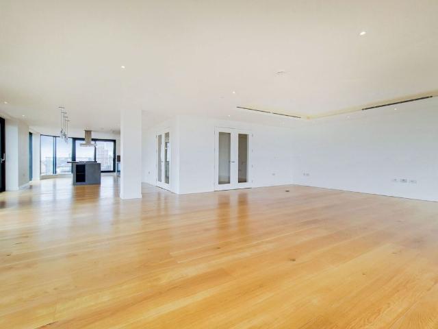 Cobblestone Square, Wapping, London E1W, 3 bed flat to rent, £8,667 pcm | PrimeLocation