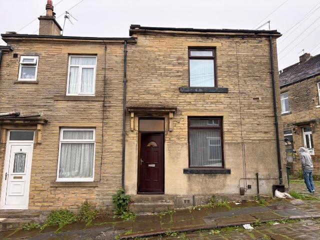 Cobden Street, Bradford, West Yorkshire BD15, 2 bed terraced house to rent, £800 pcm | PrimeLocation