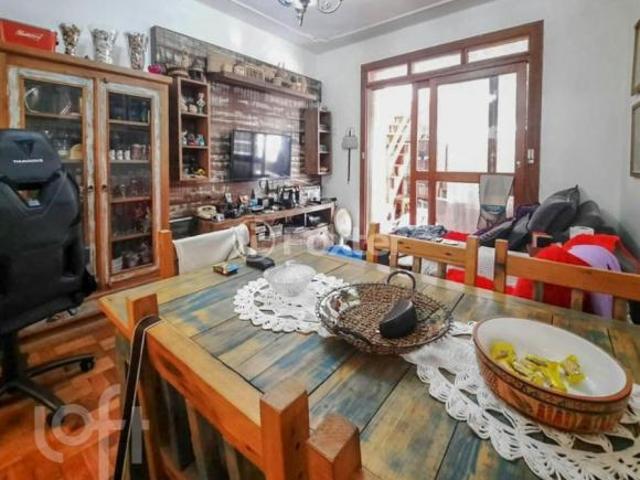 Cobertura, 3 dormitórios, 80 m², em Menino Deus