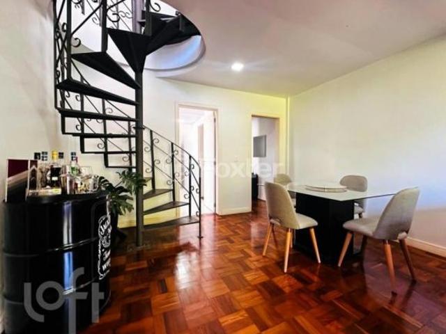 Cobertura, 3 dormitórios, 210 m², em Centro