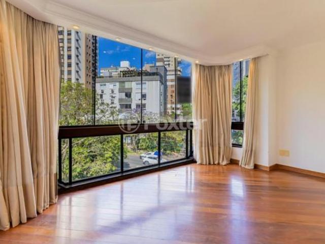 Cobertura, 3 dormitórios, 223.91 m², em Petrópolis