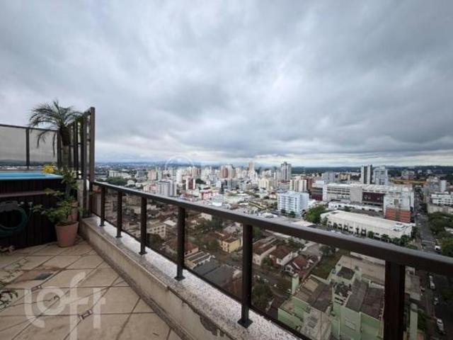 Cobertura, 3 dormitórios, 223.94 m², em Centro