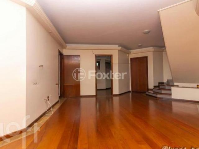 Cobertura, 3 dormitórios, 225.64 m², em Centro