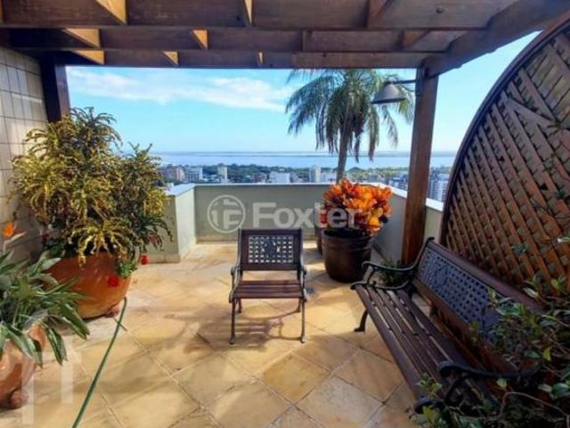 Cobertura, 3 dormitórios, 234.19 m², em Menino Deus