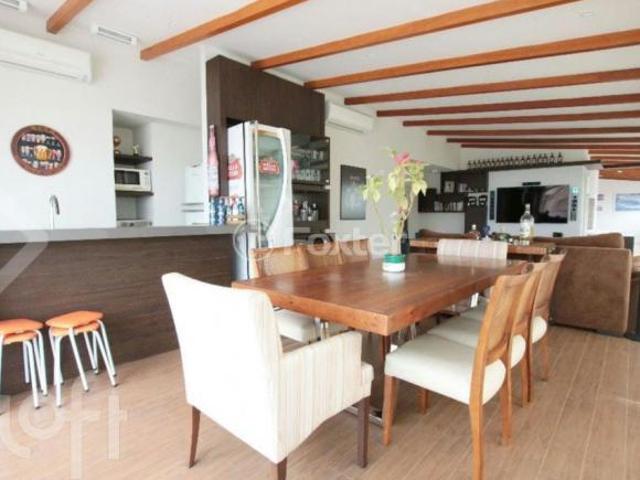 Cobertura, 3 dormitórios, 262 m², em Menino Deus
