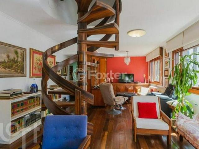 Cobertura, 3 dormitórios, 268.05 m², em Petrópolis