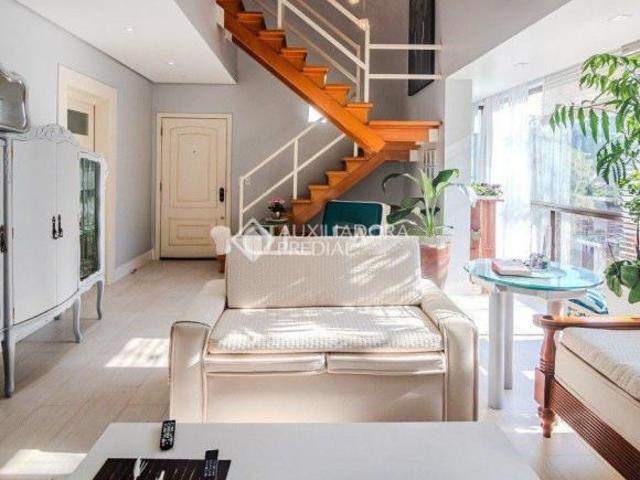 Cobertura 242m² no Petrópolis com 3 dormitórios sendo 2 suítes