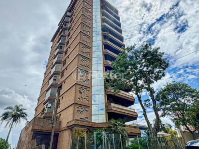 Cobertura, 3 dormitórios, 300.98 m², em Centro