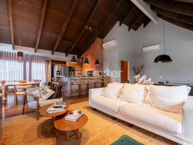 Cobertura, 3 dormitórios, 373.15 m², em Petrópolis