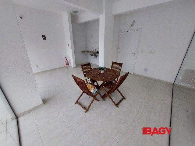 Cobertura 3 Quartos Ingleses Do Rio Vermelho 72m²