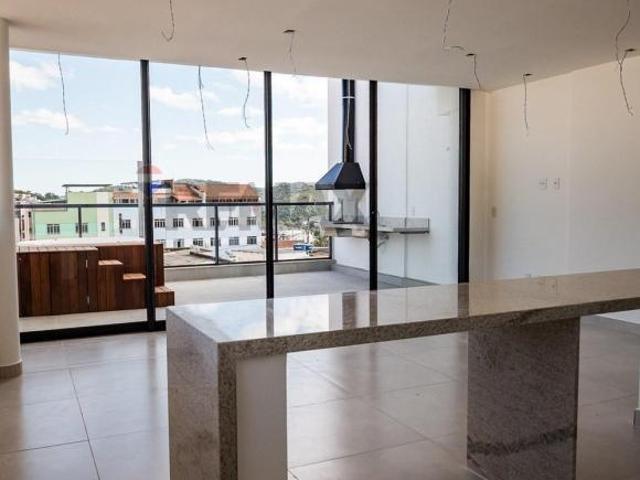 Cobertura 3 quartos suíte de frente, terraço privativo, jacuzzi com 2 vagas de garagem numerada, Pl