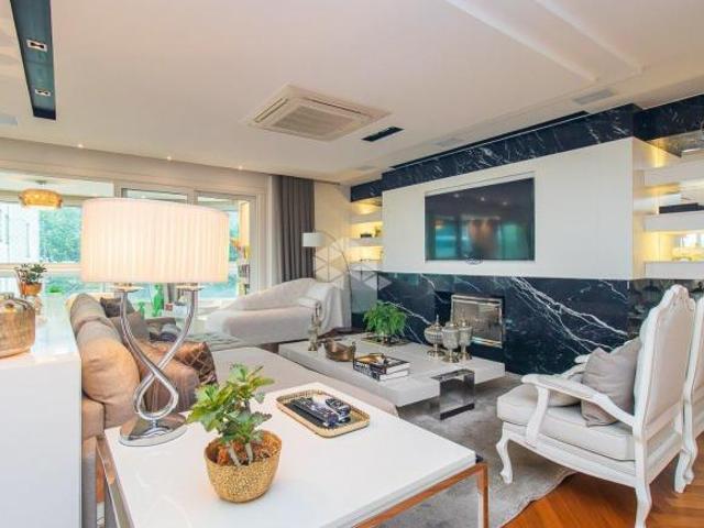 Apatamento com 3 suites e 4 vagas separadas no Bairro Bela Vista