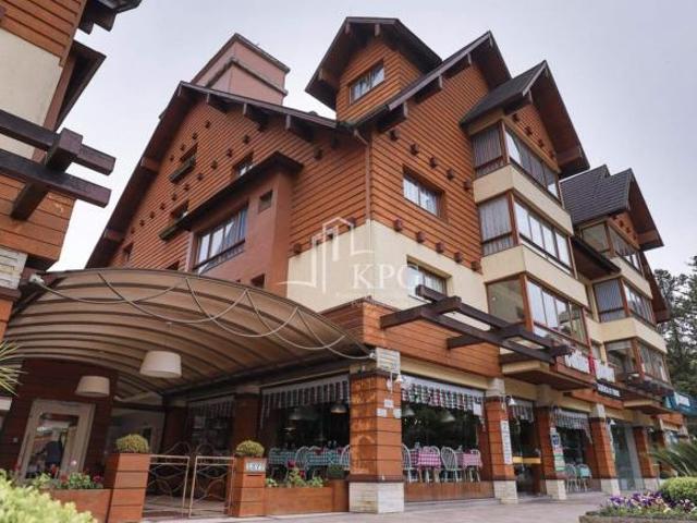 COBERTURA 03 DORMITÓRIOS EM GRAMADO