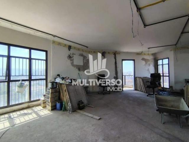Cobertura 03 dormitórios sendo 2 Suítes, Alto Padrão, Boqueirão,350m² de área útil e 507m² de área