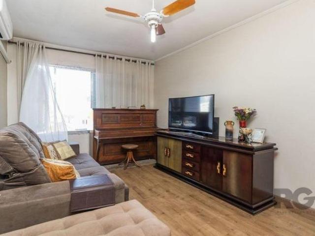 Cobertura 150m² 3 dormitórios, 2 vagas no bairro Petrópolis