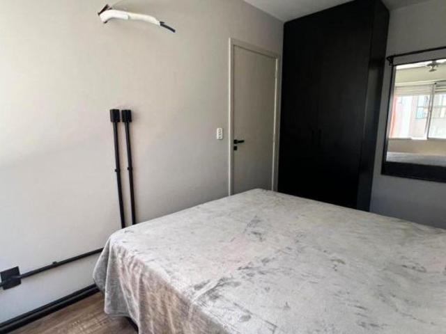 Cobertura 1 dormitório semi mobiliada com piscina e vaga no Bom Fim