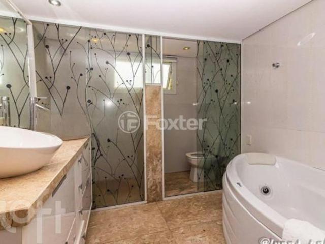 Cobertura, 2 dormitórios, 151.87 m², em Centro