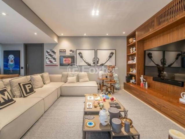 Cobertura, 2 dormitórios, 213 m², em Moema