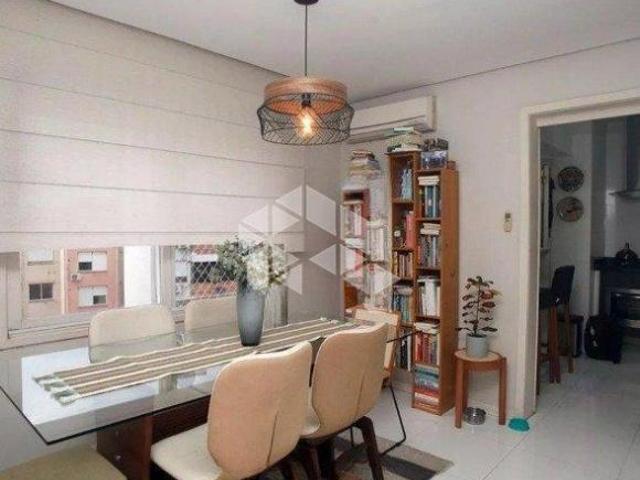 Cobertura 2 dormitórios com vaga de garagem para venda no bairro Cidade Baixa Porto Alegre/RS