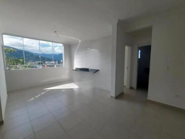 Cobertura 2 dorms com suíte, 1 vaga, 70 m2 no centro de Ubatuba