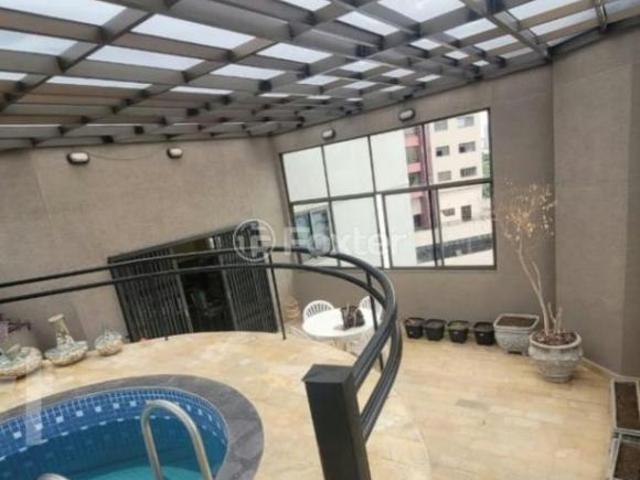 Cobertura, 4 dormitórios, 551.08 m², em Centro