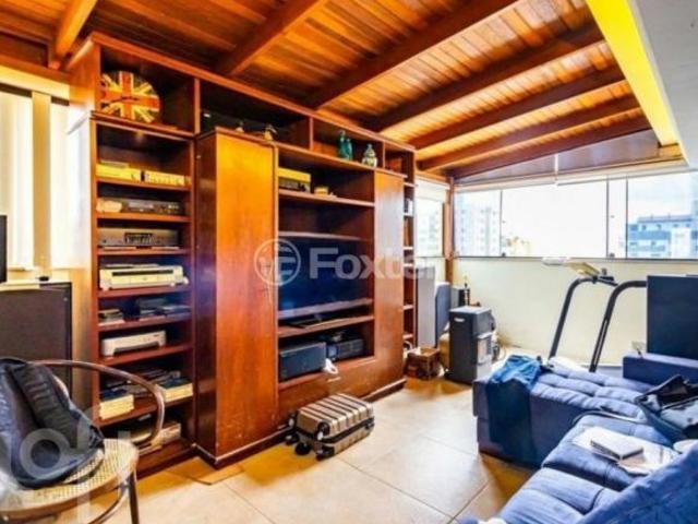 Cobertura, 4 dormitórios, 390 m², em Petrópolis