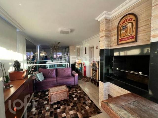 Cobertura, 5 dormitórios, 357 m², em Petrópolis