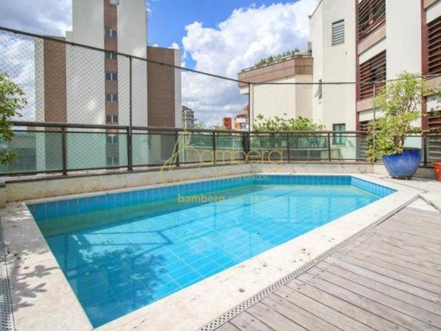 Cobertura 5 quartos 3 suítes 6 vagas com a melhor vista do Panamby