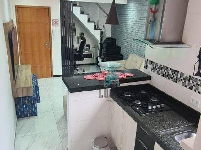 Cobertura com ótima disposição de 110m², bem distribuído, 2 dormitórios sendo 1 suíte, à venda por