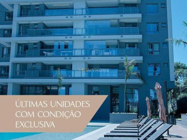 COBERTURA COM ACESSO RAPIDO AO BATEL | Chateau Latour AD91607