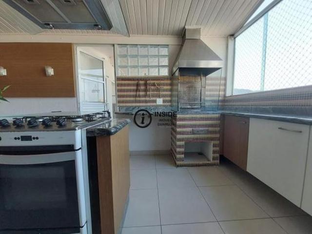Cobertura com área gourmet na praia da enseada